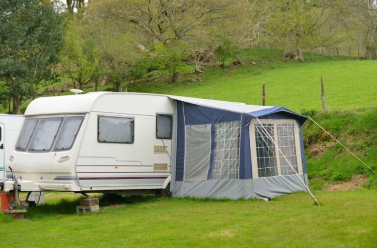 Voortenten voor de caravan: Typen, merken en webwinkels - OutdoorNow